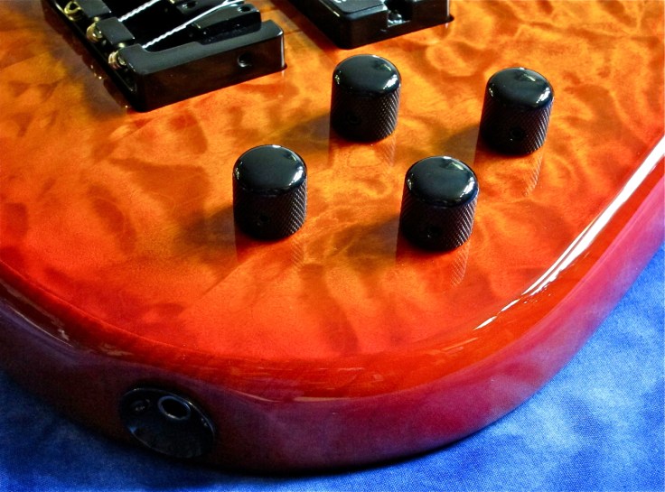 Testipenkissä: Spector Legend 4 Classic + Custom – Kitarablogi.com ...