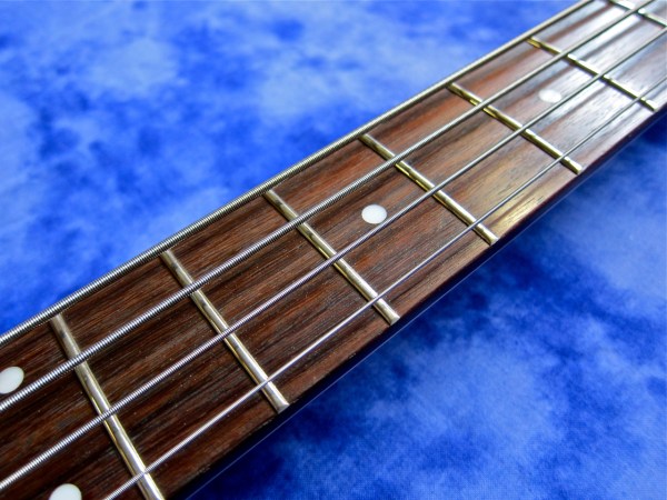 Testipenkissä: Spector Legend 4 Classic + Custom – Kitarablogi.com ...