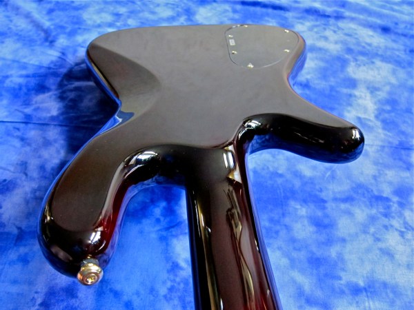 Testipenkissä: Spector Legend 4 Classic + Custom – Kitarablogi.com ...