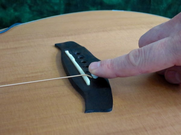 Changing strings on a steel-string guitar – Kitarablogi.com – Finland's ...